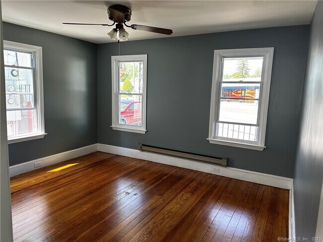 345 Jennings Rd Rental - Fairfield, CT | ForRent.com