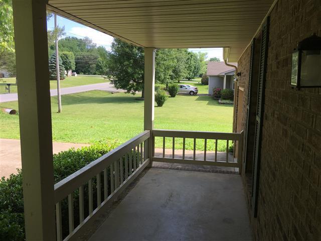 Cute Ranch Home with Easy Access to I24 vi... - House Rental in ...
