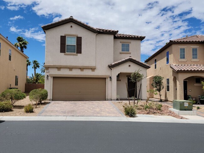 Beautiful Rhodes Ranch home overlooking th... - House Rental in Las ...