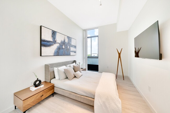 Nine Hollywood Apartments - Hollywood, FL | ForRent.com