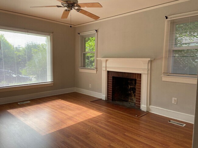2 Bedroom, 1 Bathroom House in Greensboro! - House Rental in Greensboro ...