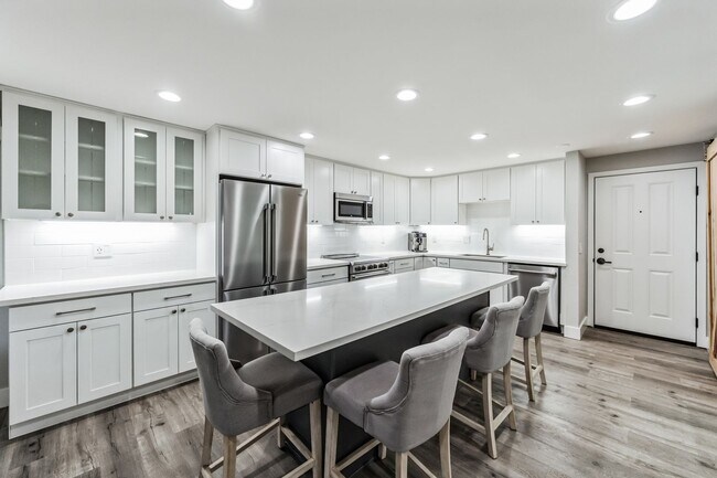 Queen Anne 2-Bed Condo with Parking & Pool! Unit 103 - Condo for Rent ...