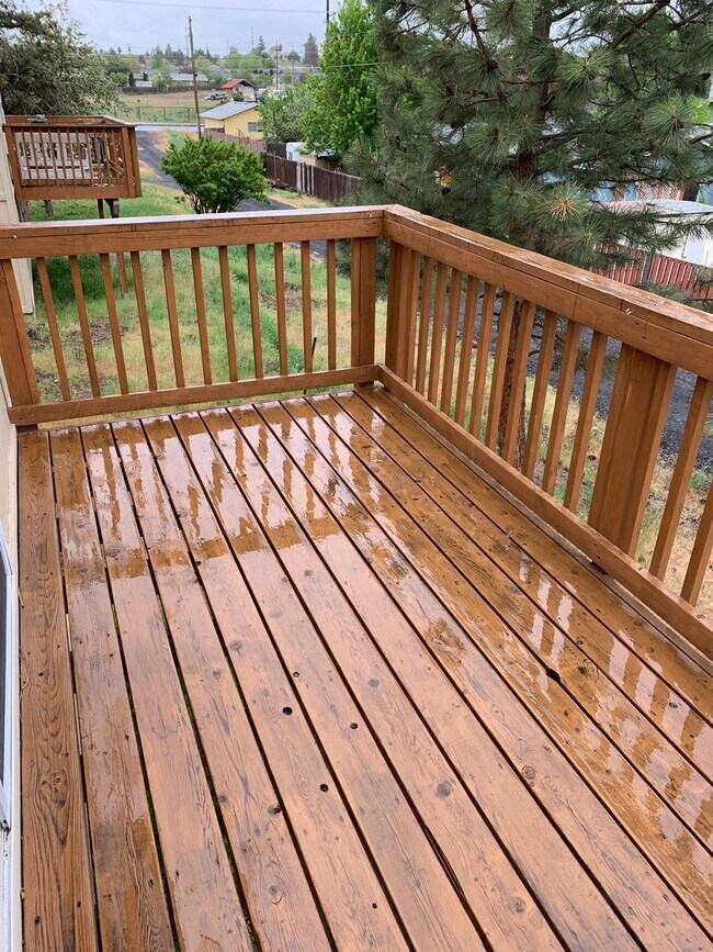 SF289-Hull St Duplex-Blakely Unit 692 - Madras, OR | ForRent.com