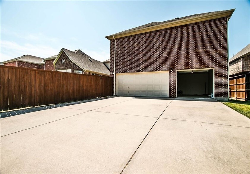 5044 Apache Cir - House for Rent in Frisco, TX | ForRent.com