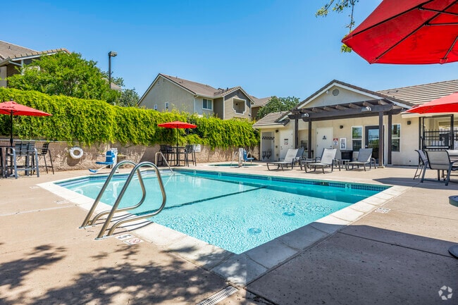 The Oaks at Hackberry Apartments - Sacramento, CA | ForRent.com