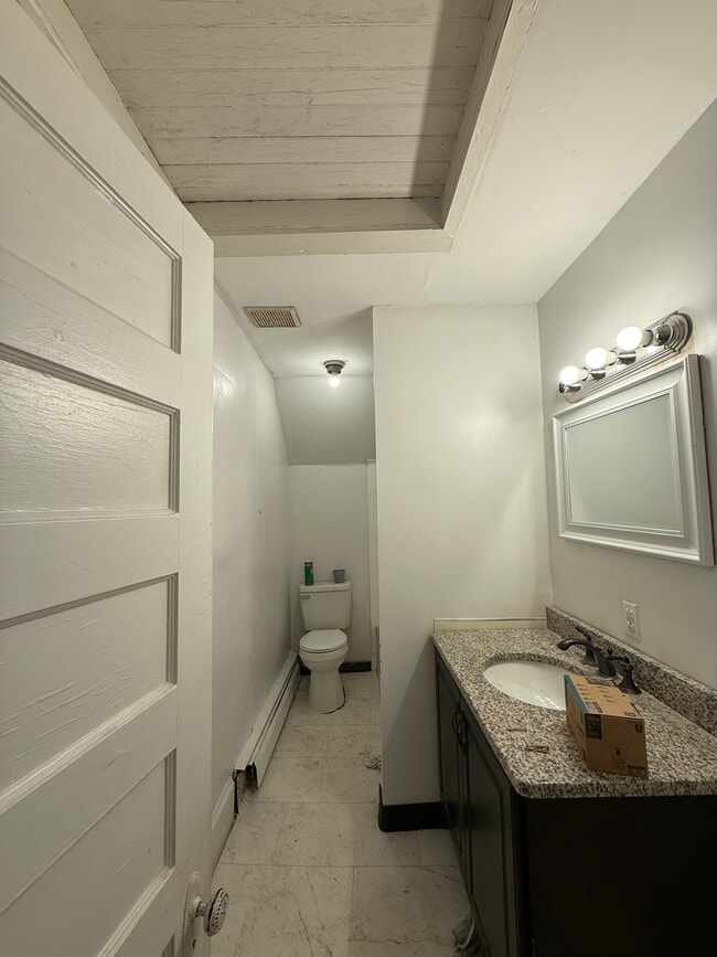 118 Baltimore St Unit 3 Off-Campus Housing, Hartford, CT