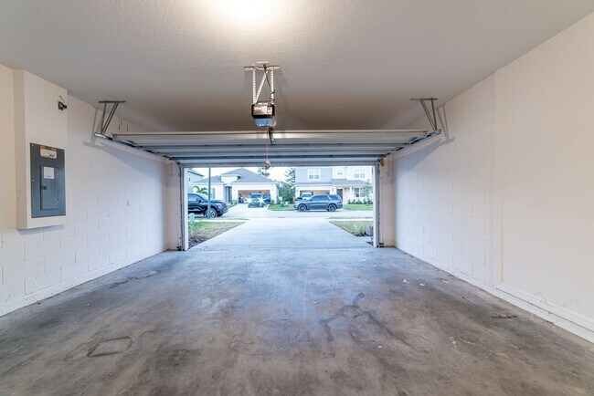 3 Bed + 2 Bath + 2 Car Garage Single Famil... House - House Rental in ...