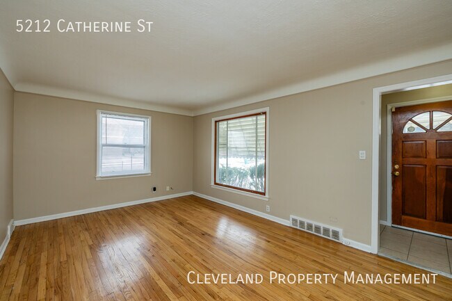 Wonderful Maple Hts Bungalow Rental - House Rental in Maple Heights, OH ...