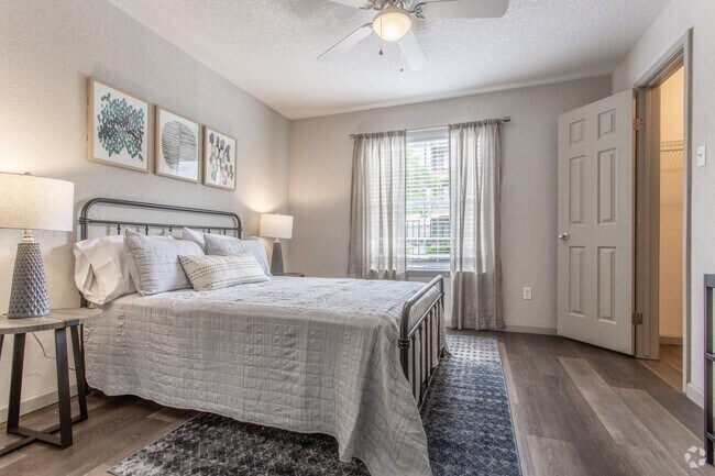 Mira Bella Apartments - Houston, TX | ForRent.com