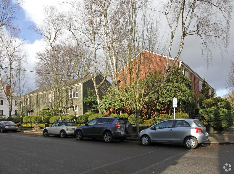 Hubbard House Condominiums | Portland, OR | ForRent.com
