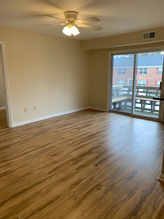 1026 Barclay Sq Condo Unit 1026 Barclay Square - Condo for Rent in ...