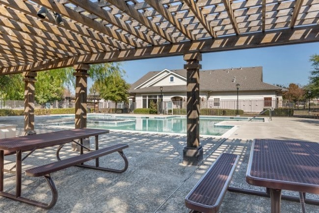 Landings at Bluff Ridge Apartments For Rent in Dallas, TX | ForRent.com