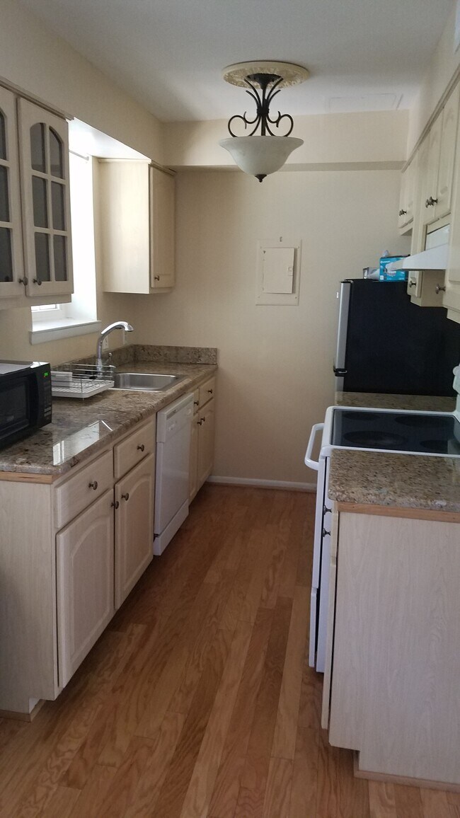 2605 S Walter Reed Dr Apartamentos Unidad A - Arlington, VA | ForRent.com