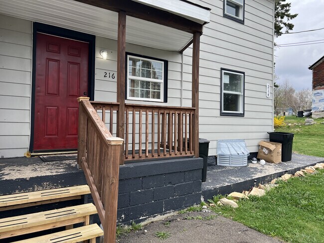 214 4th St House Unit 216 - House Rental in Oneida, PA | ForRent.com