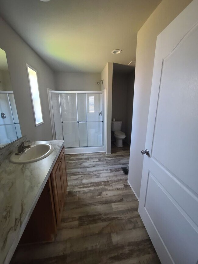 3 bed 2 bath with garage - House Rental in Dallas, OR | ForRent.com