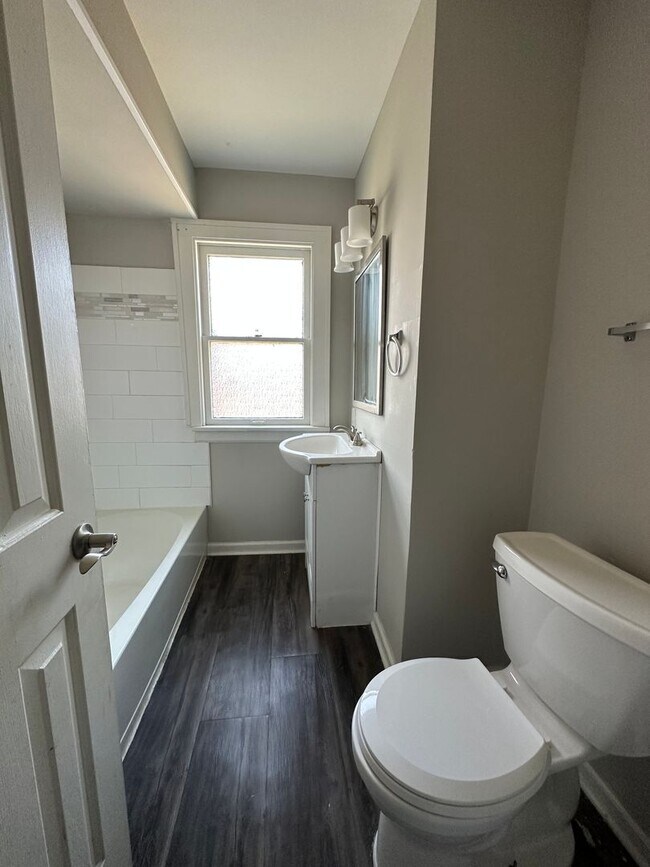 Single Family Home 4 beds 2 bath FOR RENT! Rental - House Rental in ...