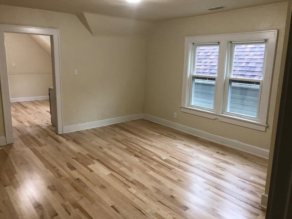 2564 N Humboldt Blvd Unit Upper Off-Campus Housing, Milwaukee, WI