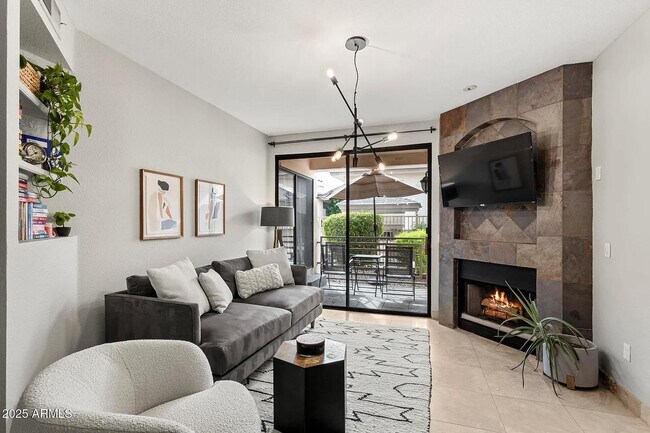 Spacious 1bdrm light and bright bedroom with walk in closet - House ...