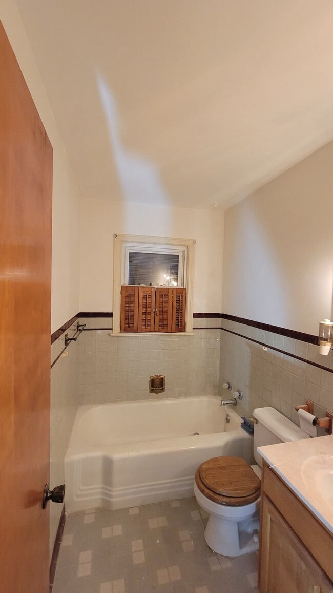 805 E Boston Ave Off-Campus Housing, Youngstown, OH