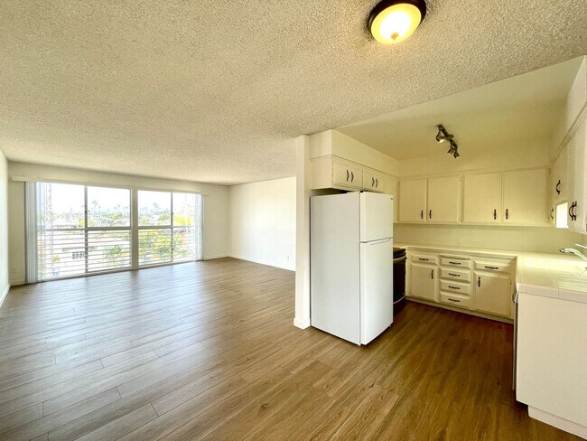 Perfect 2B/2BA Condo 1 Block from Ocean Be... Unit 309 - Condo for Rent ...