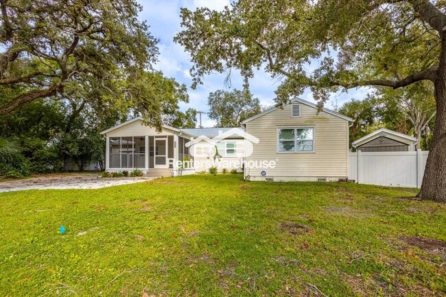 1499 W River Shore Way Off-Campus Housing, Tampa, FL