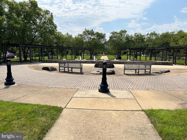 5658 Lierman Cir Off-Campus Housing, Centreville, VA