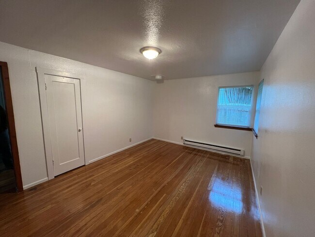 2 Bedroom/ 1 Bath Unit in Mapleton, OR- Av... - House Rental in ...