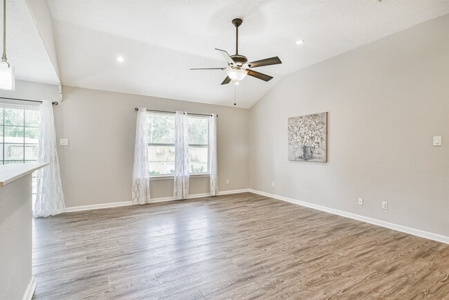 5703 Alpine Heights Dr Off-Campus Housing, Porter, TX