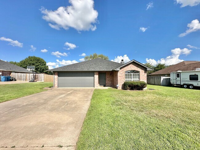 Discover the charm of this 3 bed 2 bath ex... - House Rental in Bullard ...