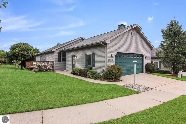 "Long-Term Rental: Spacious 3 Bed, 2 Bath ... - House Rental in ...