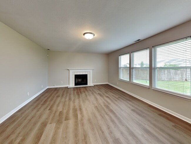 HALF OFF RENT! Custom built 4 bedroom home Rental - House Rental in ...