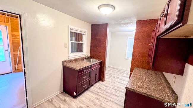 127 Lebanon St Off-Campus Housing, Hartford, CT