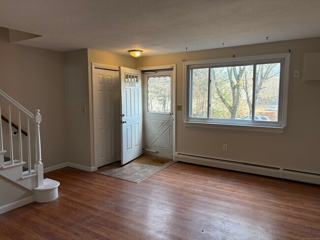 300 Green Rd Unit APT D - Condo for Rent in Manchester, CT | ForRent.com