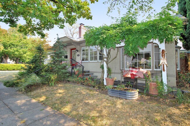 Ladd's Rose Garden Square, FULLY FURNISHED... Casa - Casas en alquiler ...