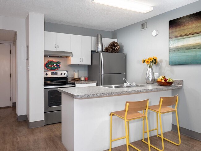 Courtyards Student Apartments | University of Florida | Off-Campus ...