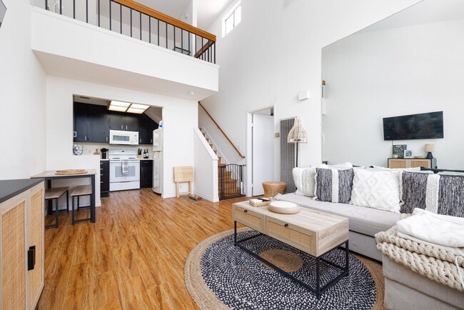 1 Bedroom Plus Loft Near UCSD! | Water Inc... - House Rental in San ...