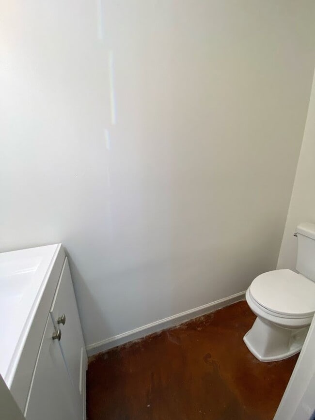 2-Bed, 2.5-Bath Townhouse with Move-In Special – Walk to McNeese State ...