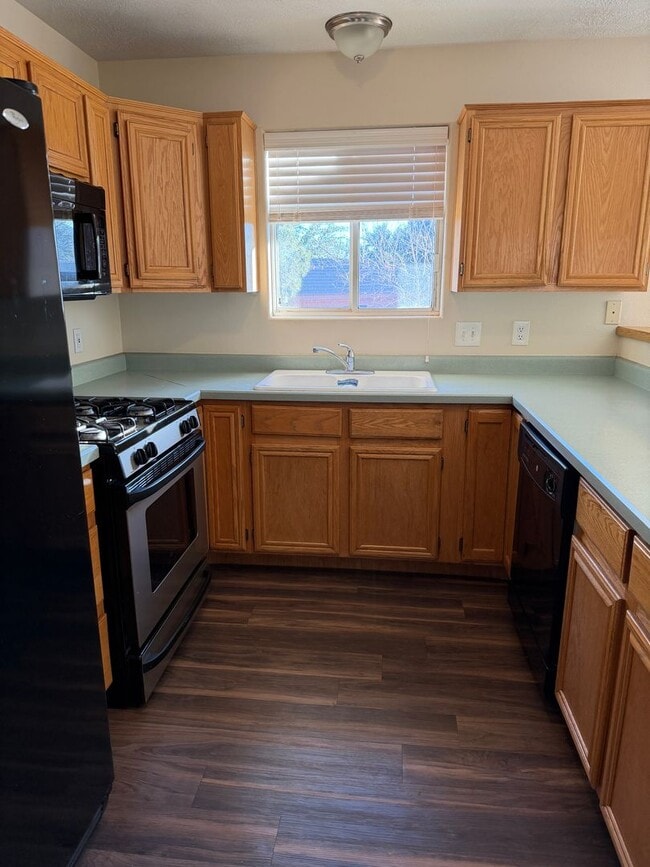 Charming 2 bedroom, 1 bath townhome ideally located in downtown Ivins ...