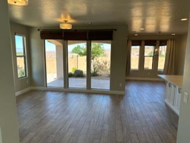 4 Bedroom Condo With a Community Pool and ... - House Rental in ...