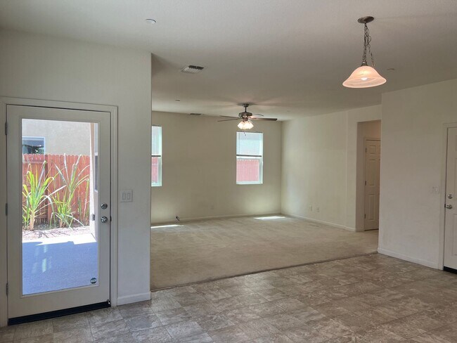 SPACIOUS 3 BEDROOM W/ LOFT IN N. NATOMAS! - House Rental in Sacramento ...