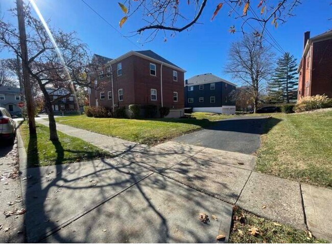 1804 W North Bend Rd Unit Apt #1 - Cincinnati, OH | ForRent.com