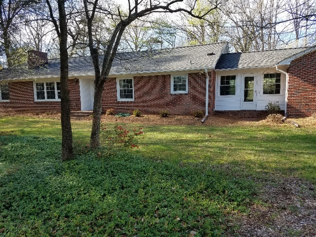 4427 Kernersville Rd House - House Rental in Kernersville, NC | ForRent.com 4427 Kernersville Rd House - House Rental in Kernersville, NC | ForRent.com