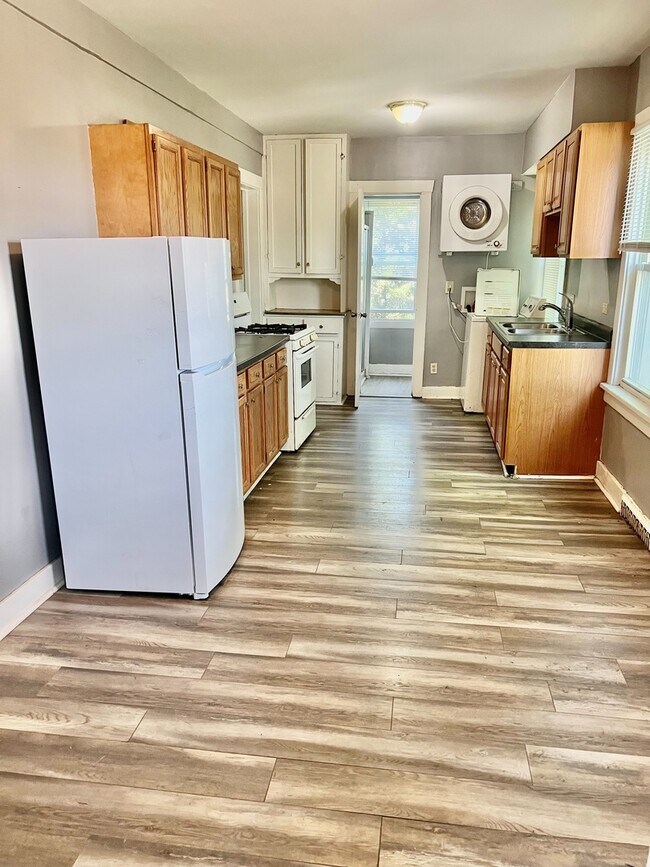 6 National St - House Rental in Elgin, IL | ForRent.com