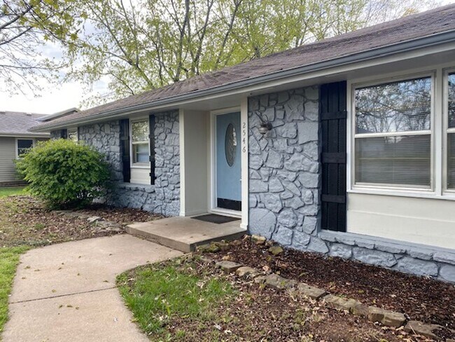FOUR BEDROOM - WANDA GRAY/CHEROKEE/KICKAPOO!! House - House Rental in ...