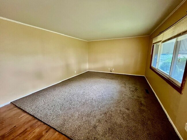 4 bedroom single family home Whitehall wit... - House Rental in ...