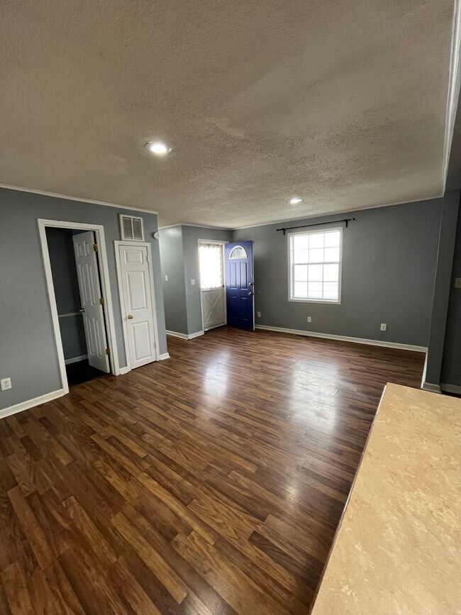 Nice 2 bedroom House with a shed! - House Rental in Muncie, IN ...