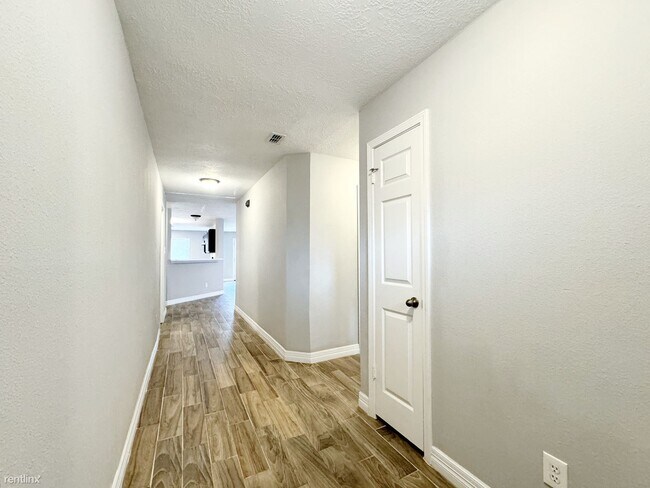 3 br, 2 bath House - 4610 Kings Ridge Rd - House Rental in Houston, TX ...