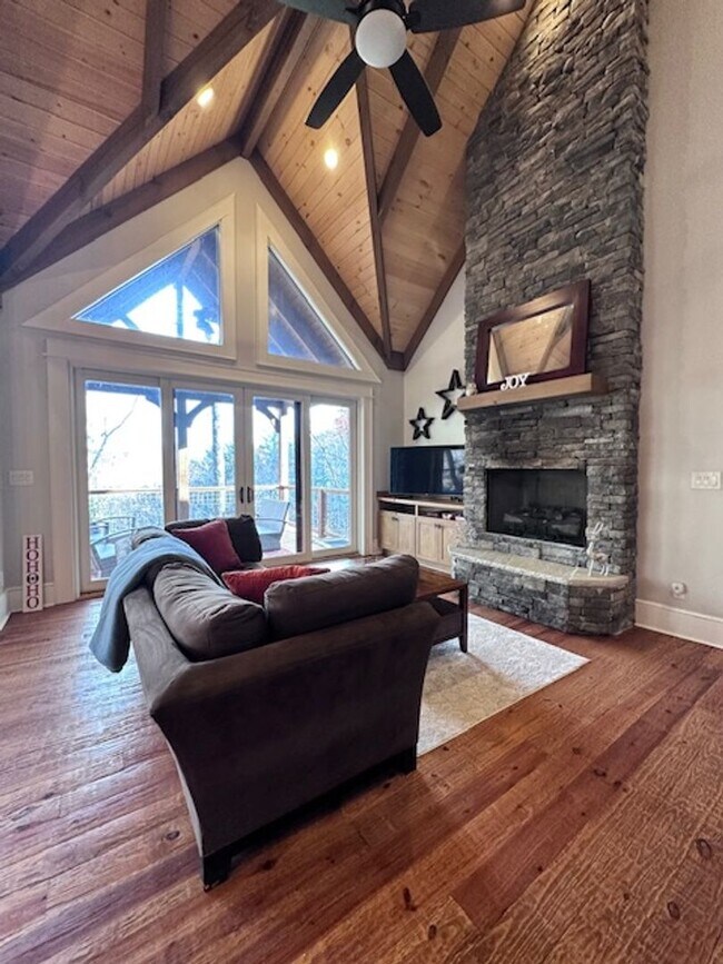 Beautiful Mountain Home in Blue Ridge Moun... - House Rental in Boone ...