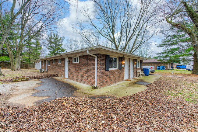8465 Bluff Rd Rental For Rent in Indianapolis, IN | ForRent.com