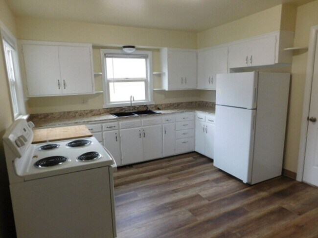 3Bd/2Ba Single Story House - For viewing! - House Rental in Salem, OR ...